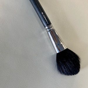 MAC Cosmetics Makeup | New Rare Authentic Mac 224 Blending Brush | Poshmark